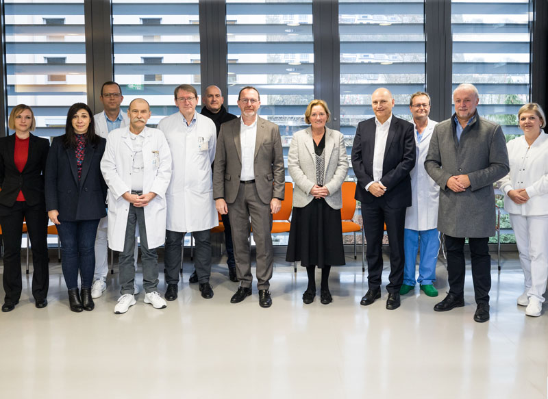 La ministre de la Santé, Mme Paulette Lenert, et le ministre des Sports ... La ministre de la Santé, Mme Paulette Lenert, et le ministre des Sports ...